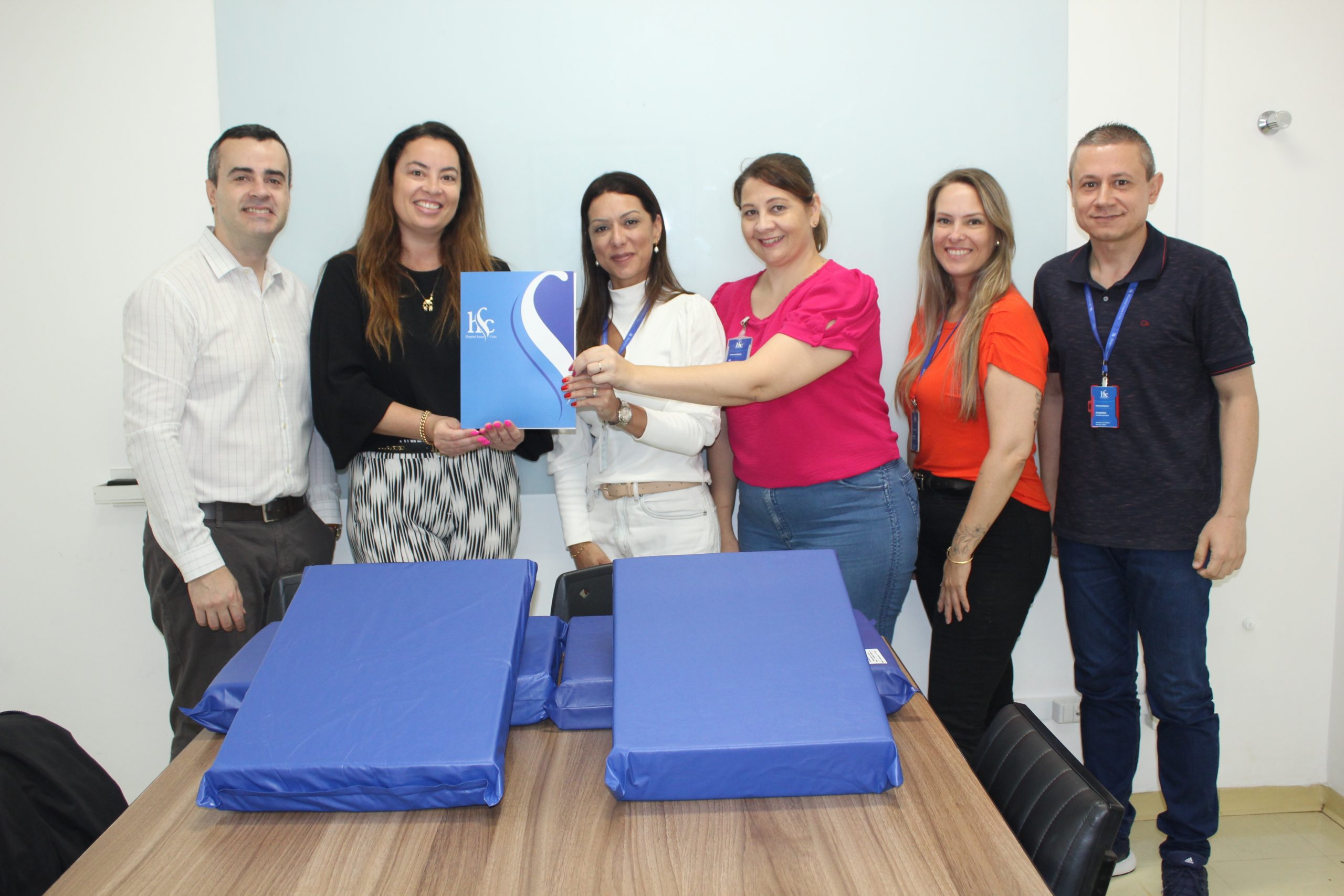 Hospital Santa Cruz recebe doação de travesseiros da Bitencourt ... Hospital Santa Cruz recebe doação de travesseiros da Bitencourt ...